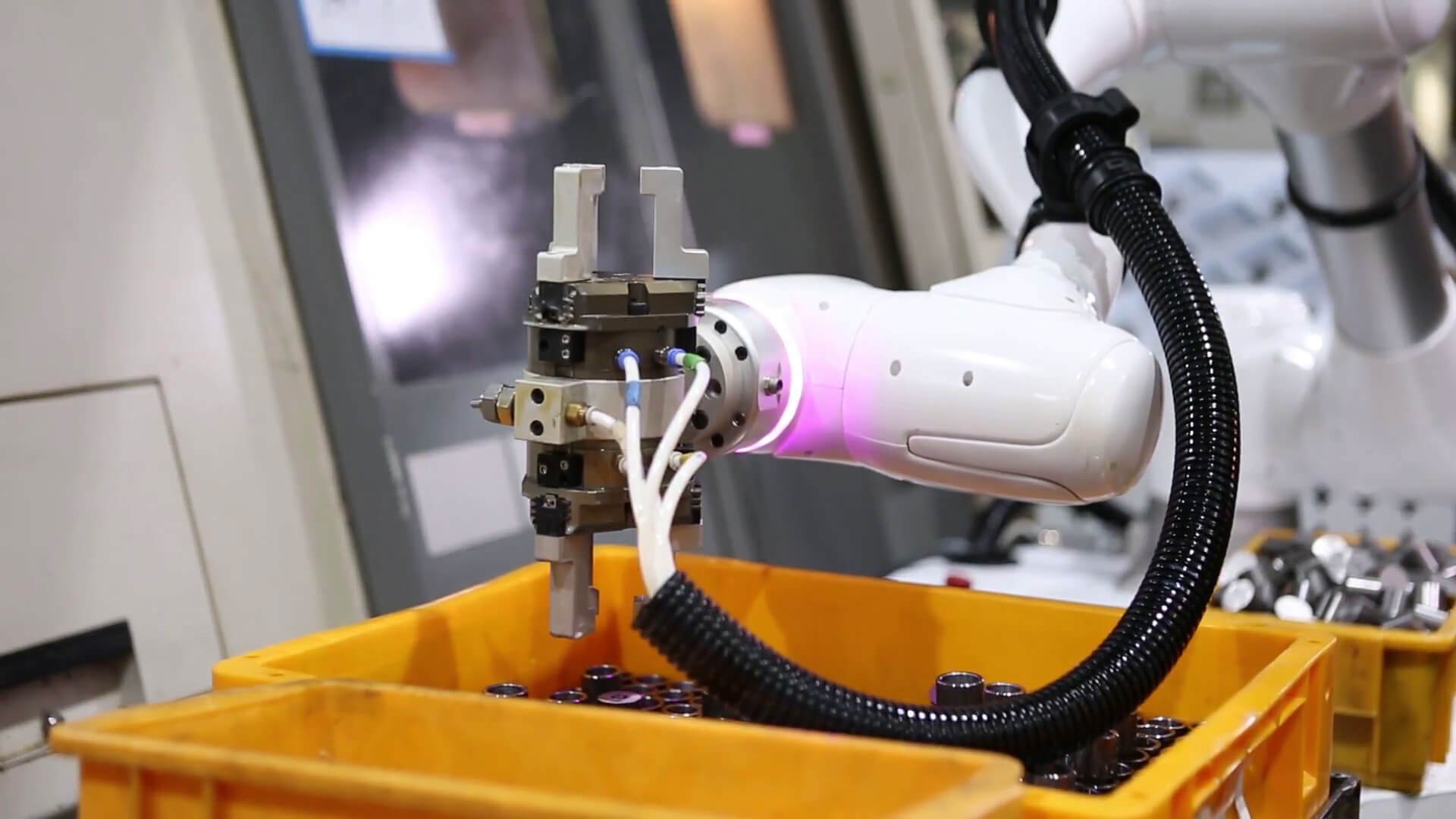 Chargement et déchargement des machines - Humarobotics