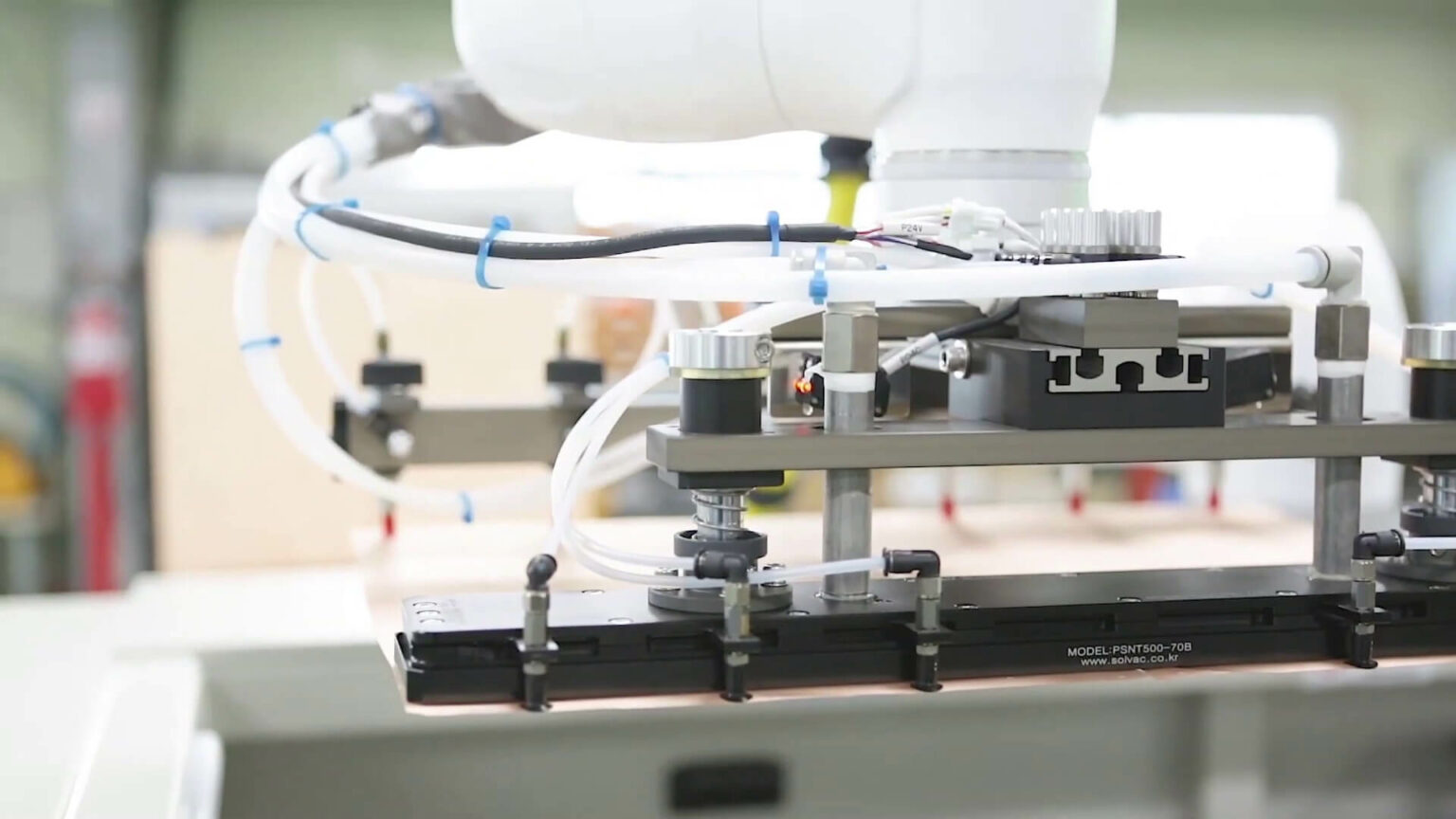 Des cobots pour le pick and place - Humarobotics